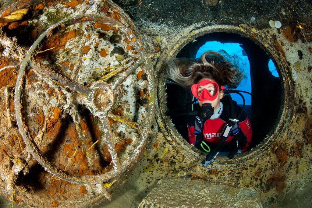Caymaniac • Mares - Scuba Diving Blog